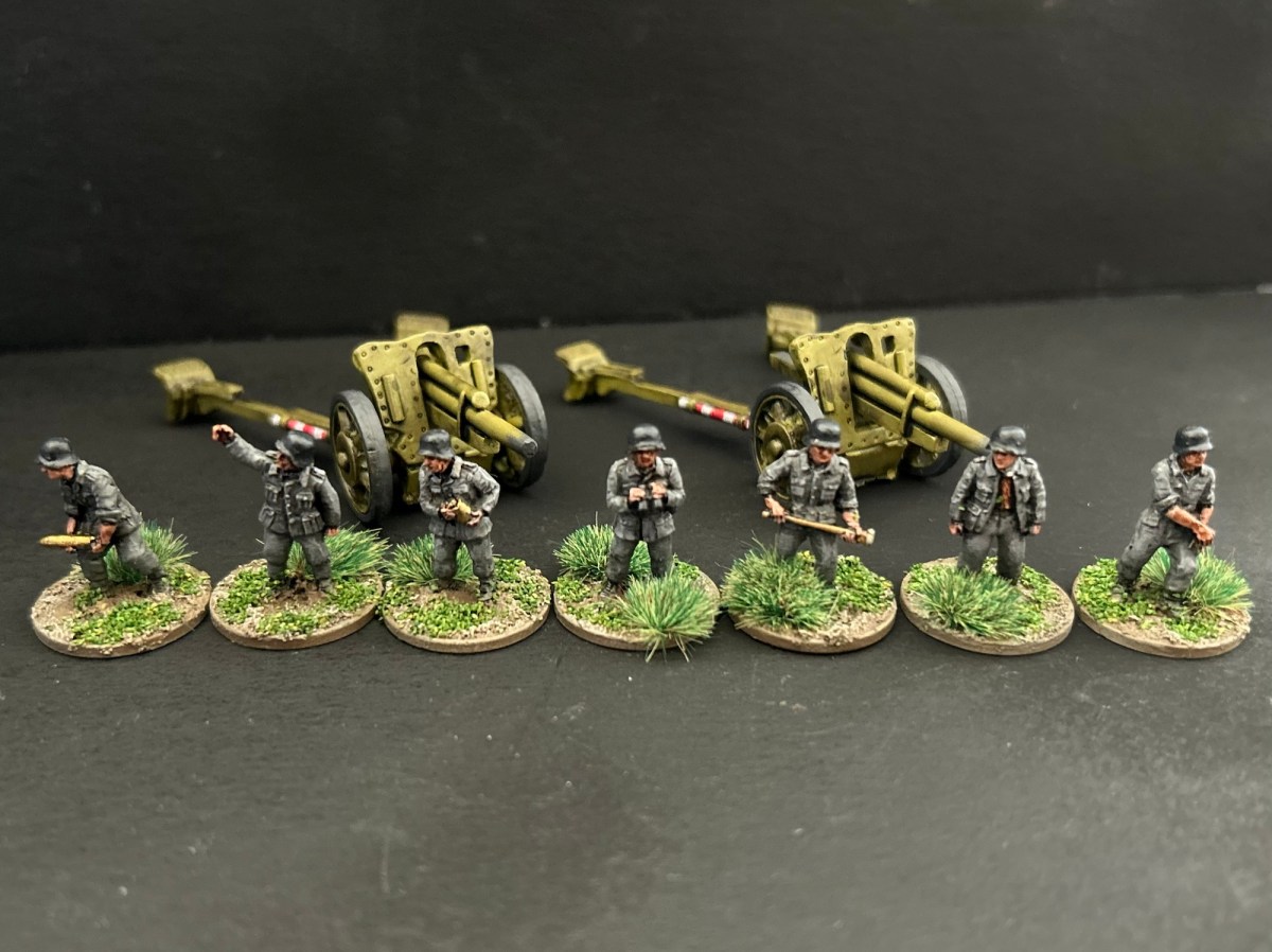 German leFH 18 Howitzer: SHQ gun and AB crew – WARGAME DESPATCHES